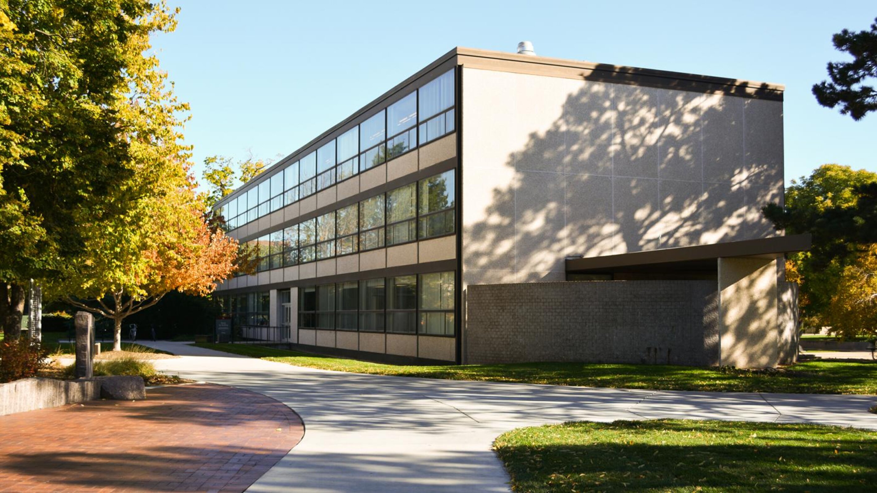 Woods Art Building | School of Art, Art History & Design | Hixson-Lied College of Fine and ...